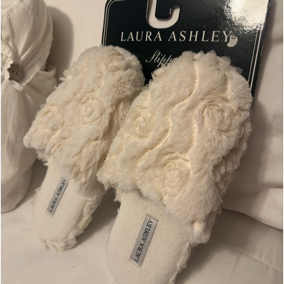 Laura Ashley | Shoes | Laura Ashley Memory Foam Slippers Soft Shaggy ...